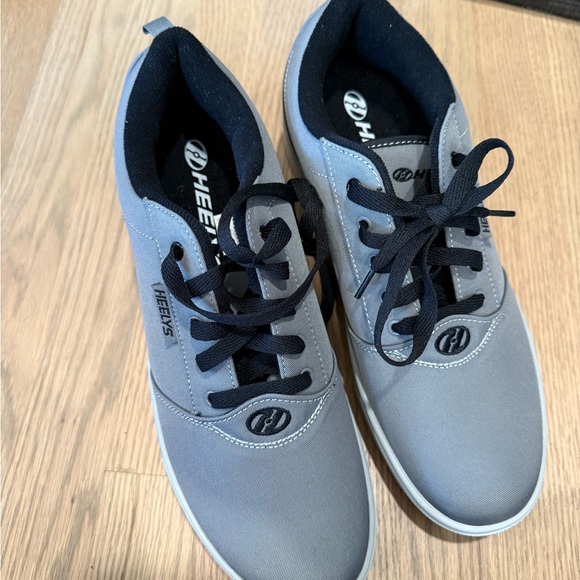 Heelys | Shoes | Heelys Gray Sneakers With Black Accents | Poshmark